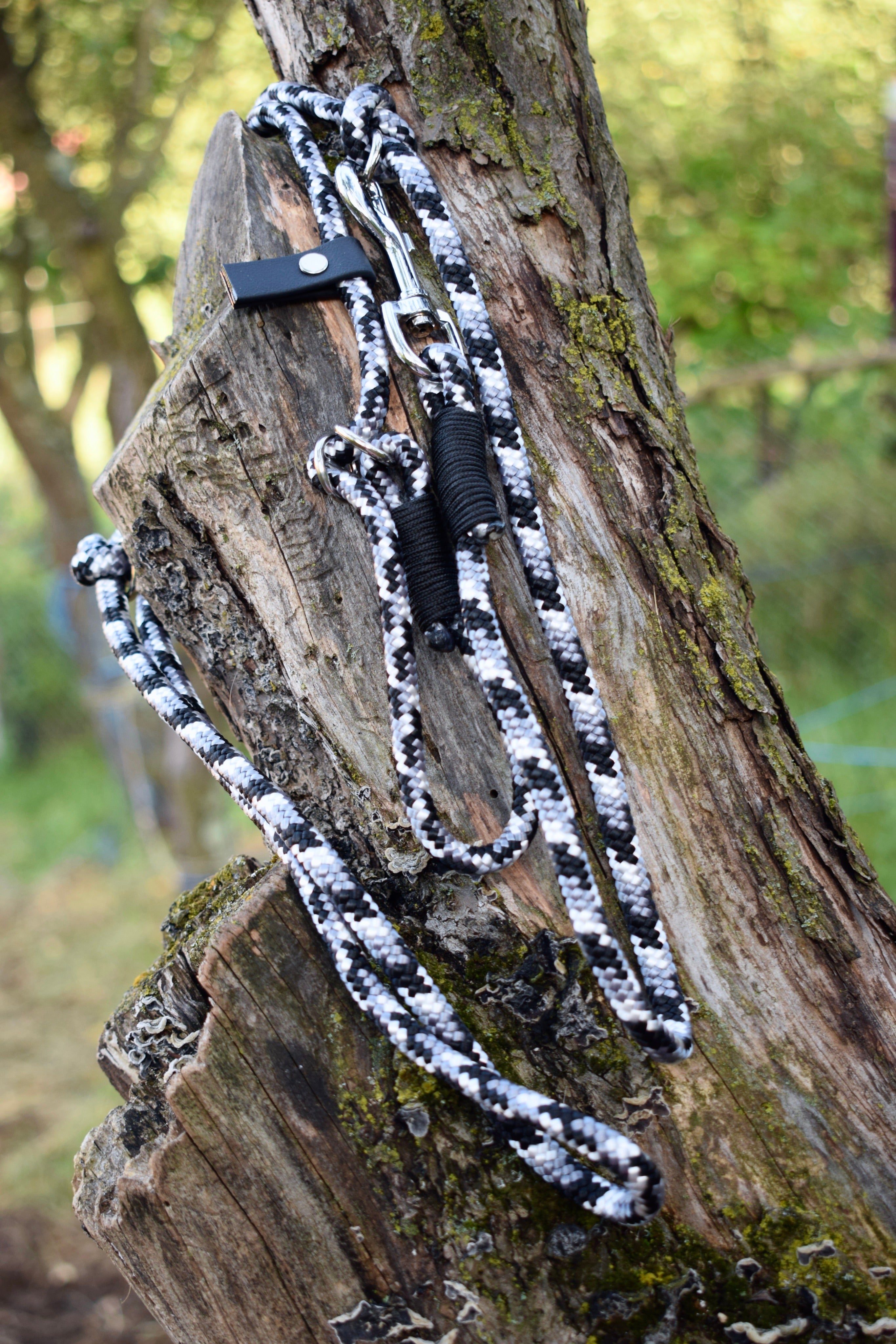 Aqua Dog Loop Leash | Handmade Accessories | Paracord for Pets ...